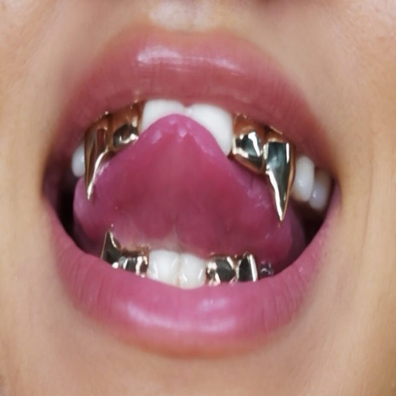 Leona Lifts Super Extended Fangs 4 on 4 Top & Bottom Set – Grillz Masters
